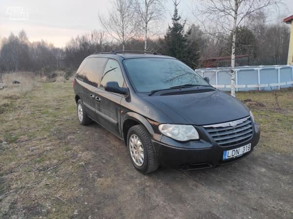Chrysler Voyager 2005 in Vilnius, with an engine capacity of 2.80 L and mileage of 340 thousand km for 1450 €, photo 2 on AUTOMOTO.COM.LV