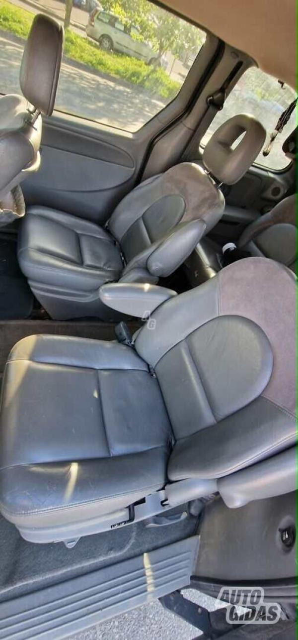 Chrysler Voyager 2005 in Alytus, with an engine capacity of 2.80 L and mileage of 227 thousand km for 1000 €, photo 9 on AUTOMOTO.COM.LV