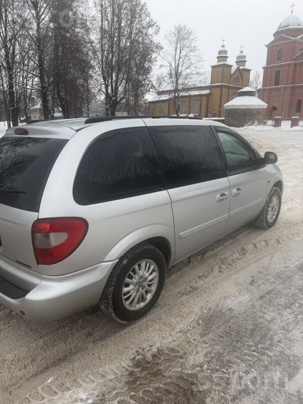 Chrysler Voyager 2005 in Rezekne, with an engine capacity of 2.80 L and mileage of 350 thousand km for 750 €, photo 5 on AUTOMOTO.COM.LV