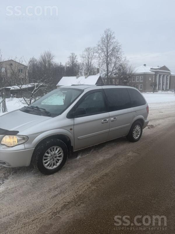 Chrysler Voyager 2005 in Rezekne, with an engine capacity of 2.80 L and mileage of 350 thousand km for 750 €, photo 8 on AUTOMOTO.COM.LV