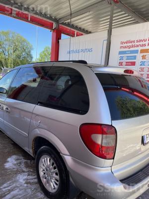 Chrysler Voyager 2005 Rīga, ar dzinēja tilpumu 2.80 L un nobraukumu 189 tūkst. km par 2100 €, foto 3 vietnē AUTOMOTO.COM.LV