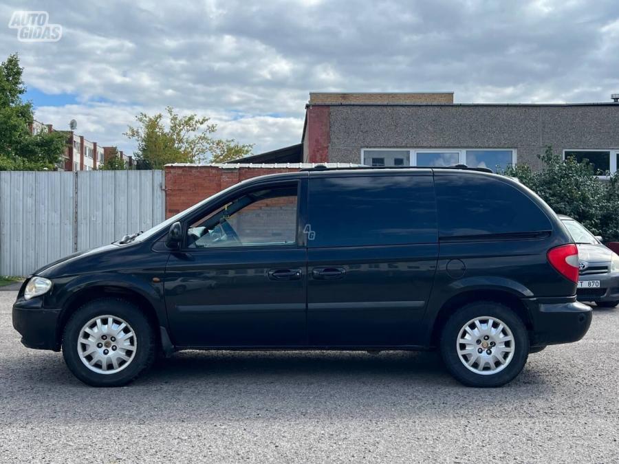 Chrysler Voyager 2005 in Panevezys, with an engine capacity of 2.40 L and mileage of 387 thousand km for 900 €, photo 3 on AUTOMOTO.COM.LV