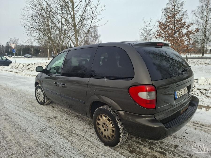 Chrysler Voyager 2006 in Radviliskis, with an engine capacity of 2.80 L and mileage of 400 thousand km for 550 €, photo 4 on AUTOMOTO.COM.LV