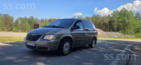 Chrysler Voyager 2006 in Riga, with an engine capacity of 2.80 L and mileage of 296 thousand km for 1500 €, photo 1 on AUTOMOTO.COM.LV