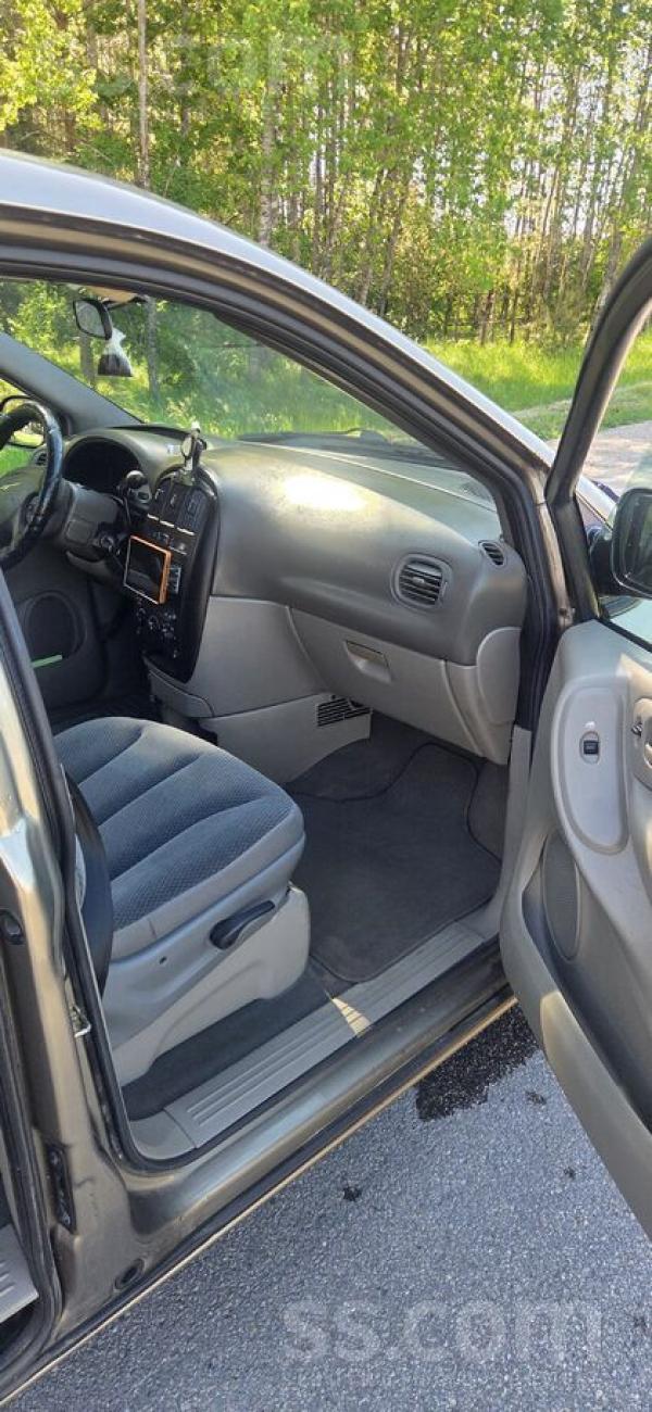 Chrysler Voyager 2006 Rīga, ar dzinēja tilpumu 2.80 L un nobraukumu 296 tūkst. km par 1100 €, foto 10 vietnē AUTOMOTO.COM.LV