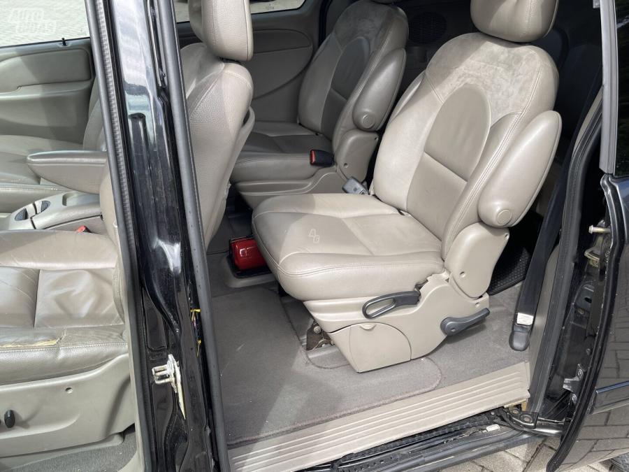Chrysler Voyager 2006 in Vilnius, with an engine capacity of 2.80 L and mileage of 250 thousand km for 750 €, photo 12 on AUTOMOTO.COM.LV
