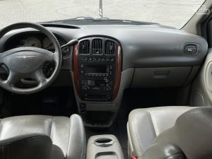 Chrysler Voyager 2006 in Vilnius, with an engine capacity of 2.80 L and mileage of 250 thousand km for 750 €, photo 16 on AUTOMOTO.COM.LV