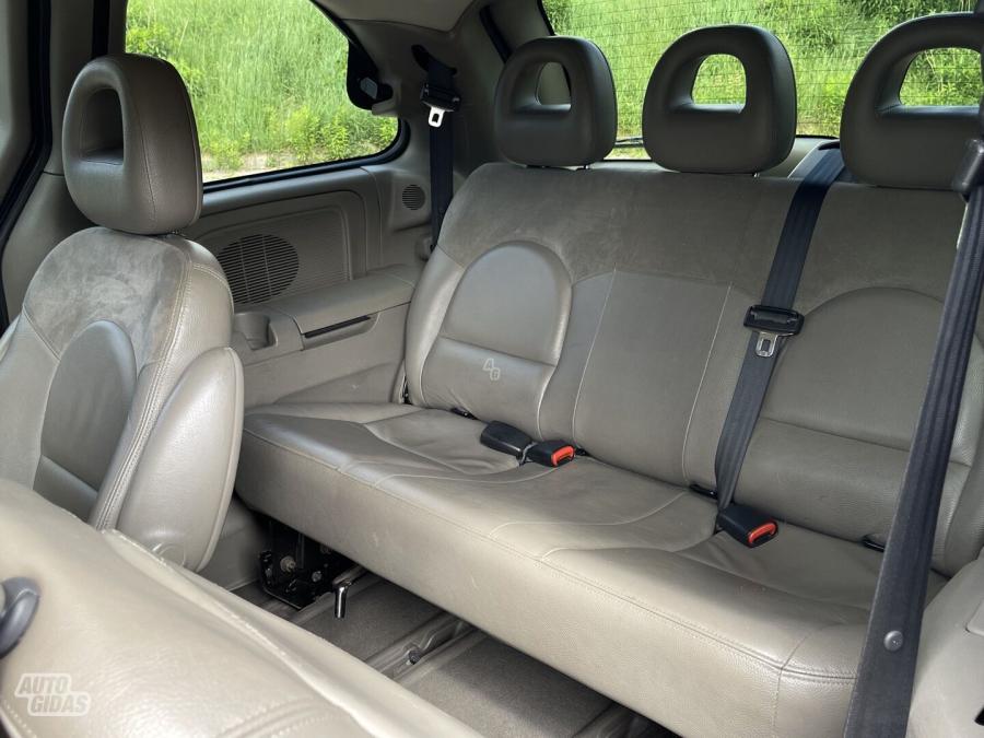 Chrysler Voyager 2006 in Vilnius, with an engine capacity of 2.80 L and mileage of 250 thousand km for 750 €, photo 17 on AUTOMOTO.COM.LV