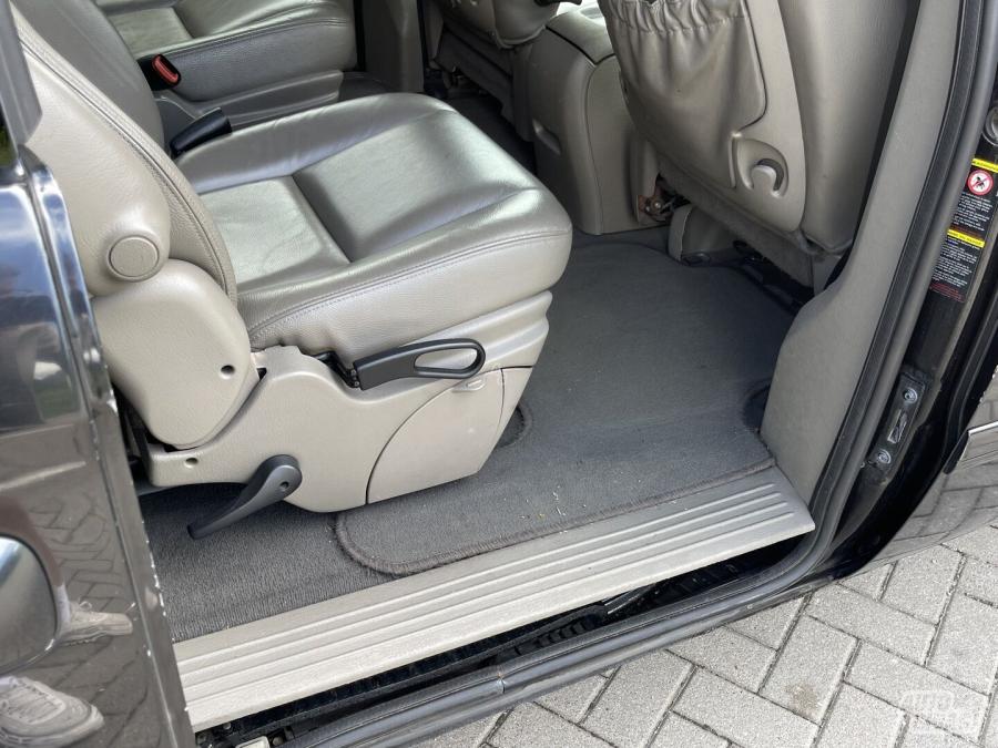 Chrysler Voyager 2006 in Vilnius, with an engine capacity of 2.80 L and mileage of 250 thousand km for 750 €, photo 19 on AUTOMOTO.COM.LV