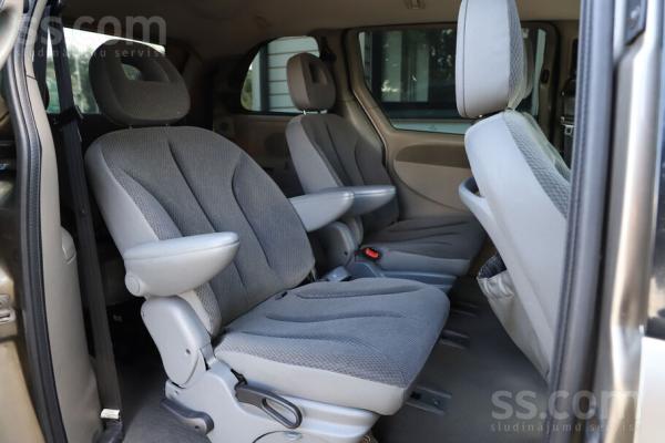 Chrysler Voyager 2006 Tukums, ar dzinēja tilpumu 2.80 L un nobraukumu 296 tūkst. km par 2450 €, foto 7 vietnē AUTOMOTO.COM.LV
