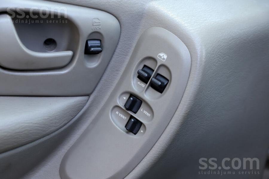 Chrysler Voyager 2006 Tukums, ar dzinēja tilpumu 2.80 L un nobraukumu 296 tūkst. km par 2450 €, foto 13 vietnē AUTOMOTO.COM.LV