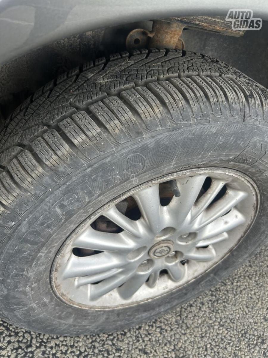 Chrysler Voyager 2007 Varėna, ar dzinēja tilpumu 2.50 L un nobraukumu 282 tūkst. km par 640 €, foto 8 vietnē AUTOMOTO.COM.LV
