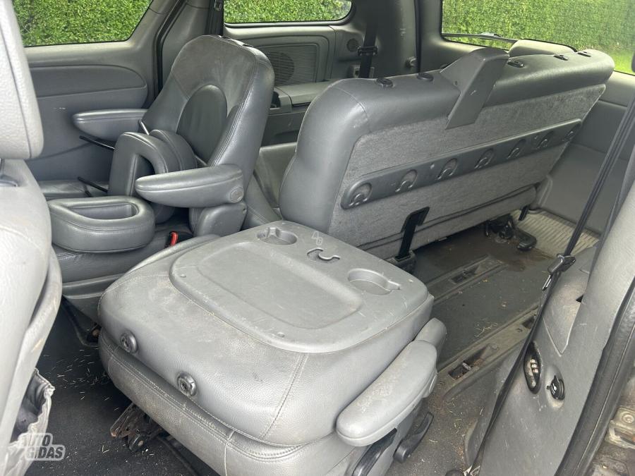 Chrysler Voyager 2007 Varėna, ar dzinēja tilpumu 2.50 L un nobraukumu 282 tūkst. km par 640 €, foto 14 vietnē AUTOMOTO.COM.LV