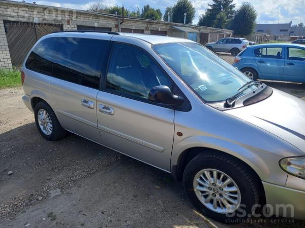 Chrysler Voyager 2007 in Riga, with an engine capacity of 2.80 L and mileage of 243 thousand km for 2250 €, photo 1 on AUTOMOTO.COM.LV