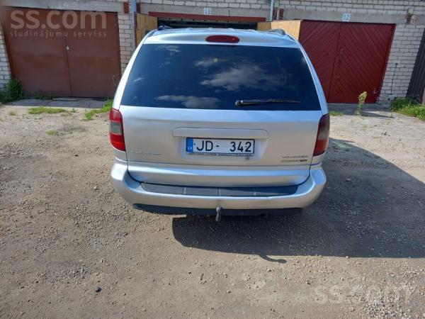 Chrysler Voyager 2007 in Riga, with an engine capacity of 2.80 L and mileage of 243 thousand km for 2250 €, photo 4 on AUTOMOTO.COM.LV