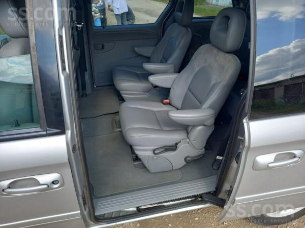 Chrysler Voyager 2007 in Riga, with an engine capacity of 2.80 L and mileage of 243 thousand km for 2250 €, photo 5 on AUTOMOTO.COM.LV