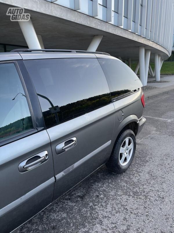 Chrysler Voyager 2007 in Vilnius, with an engine capacity of 2.50 L and mileage of 400 thousand km for 1150 €, photo 3 on AUTOMOTO.COM.LV