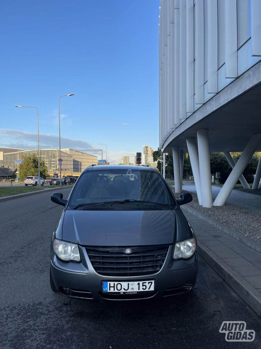 Chrysler Voyager 2007 in Vilnius, with an engine capacity of 2.50 L and mileage of 400 thousand km for 1150 €, photo 7 on AUTOMOTO.COM.LV