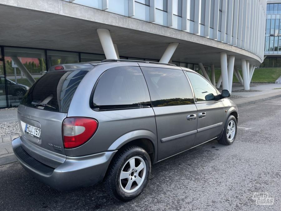 Chrysler Voyager 2007 in Vilnius, with an engine capacity of 2.50 L and mileage of 400 thousand km for 1150 €, photo 9 on AUTOMOTO.COM.LV