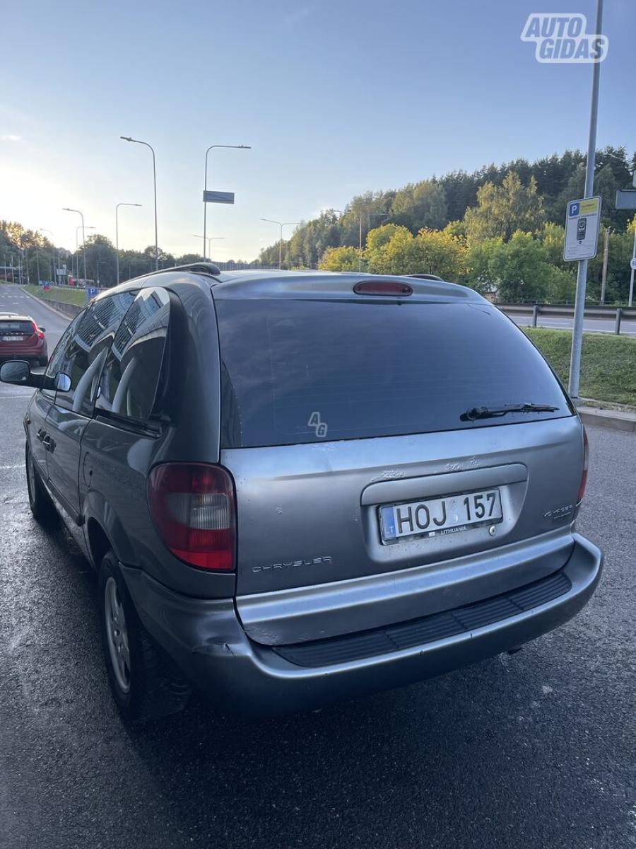 Chrysler Voyager 2007 in Vilnius, with an engine capacity of 2.50 L and mileage of 400 thousand km for 1150 €, photo 10 on AUTOMOTO.COM.LV