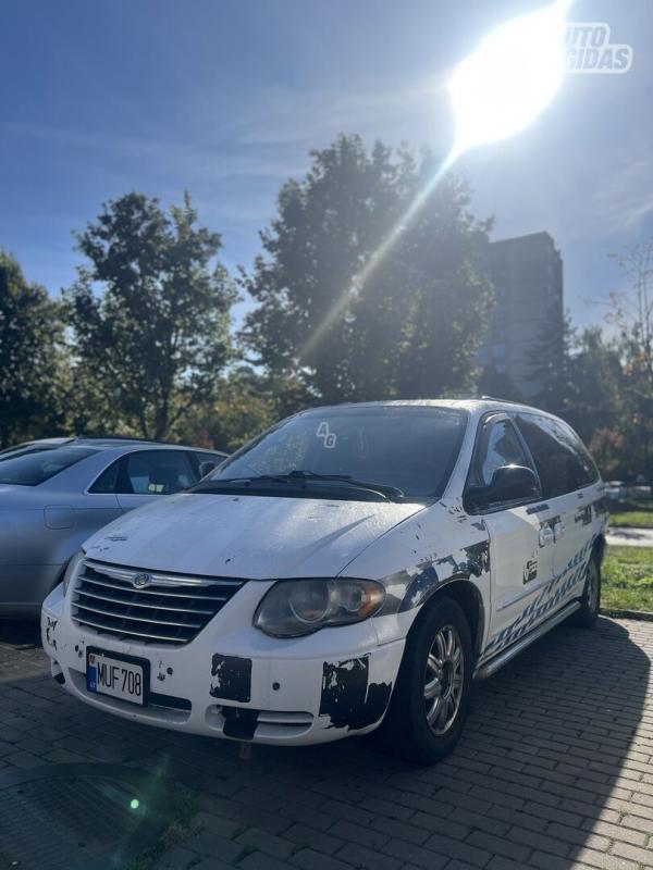 Крайслер Вояджер 2007 в Каунас на AUTOMOTO.COM.LV Крайслер Вояджер 2007 в Каунас, объемом двигателя 3.80 л и пробегом 230 тыс. км за 520 €, фото 4 на AUTOMOTO.COM.LV