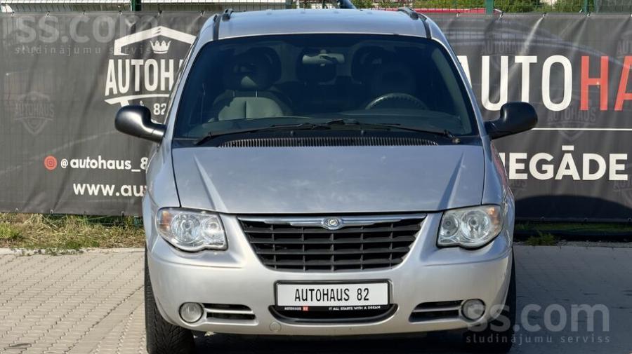 Chrysler Voyager 2008 in Liepaja, with an engine capacity of 2.50 L and mileage of 286 thousand km for 1500 €, photo 1 on AUTOMOTO.COM.LV