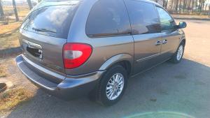 Chrysler Voyager 2008 in Kaunas, with an engine capacity of 2.80 L and mileage of 279 thousand km for 1950 €, photo 4 on AUTOMOTO.COM.LV
