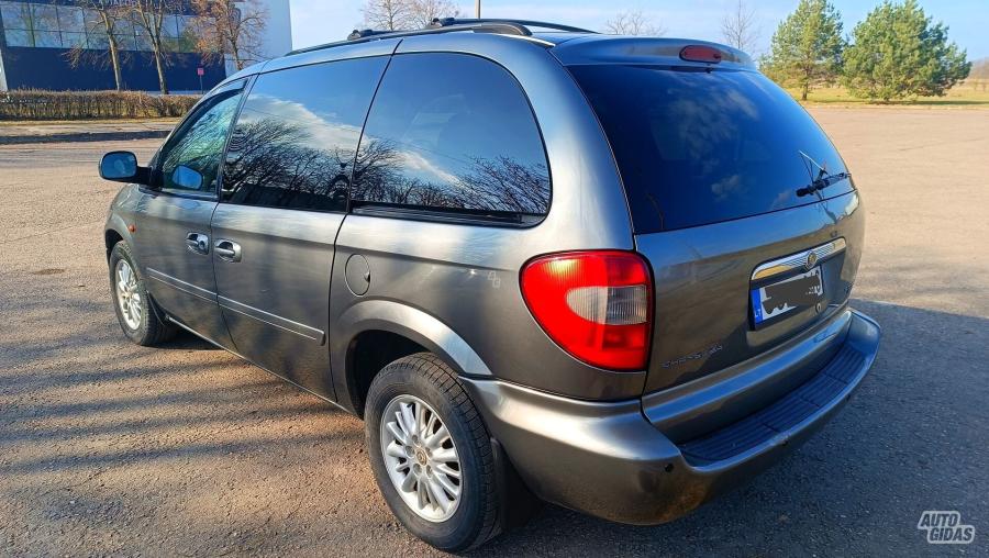 Chrysler Voyager 2008 in Kaunas, with an engine capacity of 2.80 L and mileage of 279 thousand km for 1950 €, photo 5 on AUTOMOTO.COM.LV