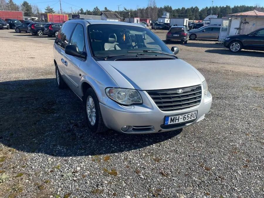 Chrysler Voyager 2008 Rīga, ar dzinēja tilpumu 2.80 L un nobraukumu 240 tūkst. km par 1900 €, foto 1 vietnē AUTOMOTO.COM.LV