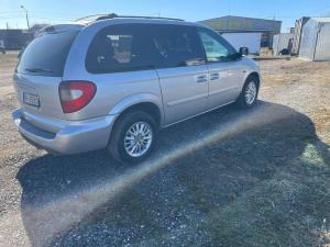 Chrysler Voyager 2008 Rīga, ar dzinēja tilpumu 2.80 L un nobraukumu 240 tūkst. km par 1900 €, foto 6 vietnē AUTOMOTO.COM.LV