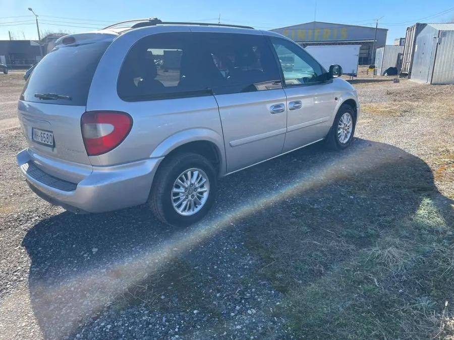Chrysler Voyager 2008 Rīga, ar dzinēja tilpumu 2.80 L un nobraukumu 240 tūkst. km par 1900 €, foto 6 vietnē AUTOMOTO.COM.LV