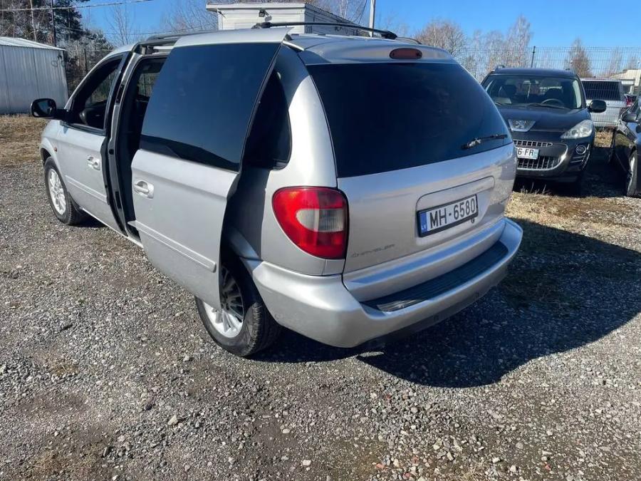 Chrysler Voyager 2008 Rīga, ar dzinēja tilpumu 2.80 L un nobraukumu 240 tūkst. km par 1900 €, foto 7 vietnē AUTOMOTO.COM.LV