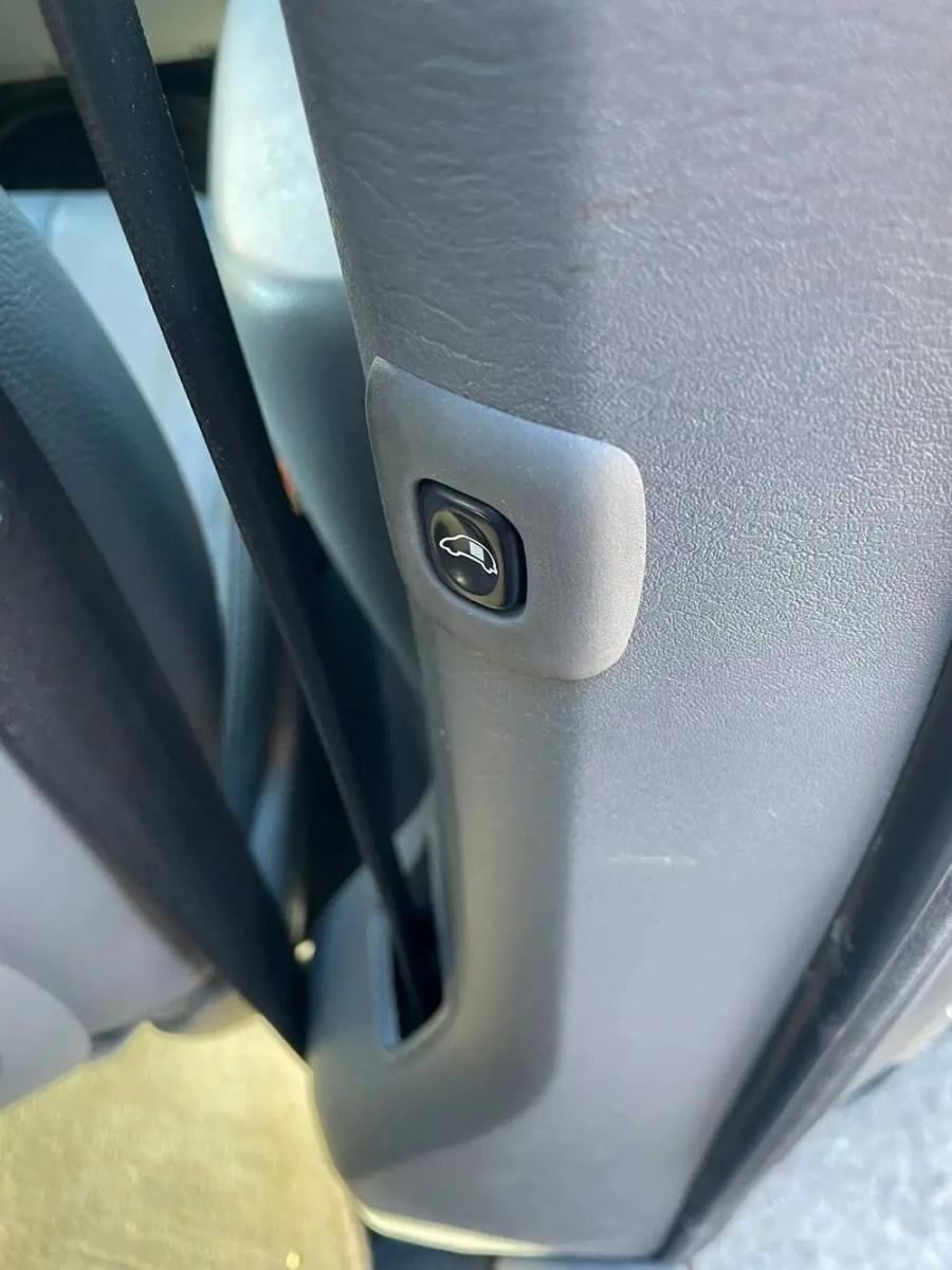 Chrysler Voyager 2008 Rīga, ar dzinēja tilpumu 2.80 L un nobraukumu 240 tūkst. km par 1900 €, foto 14 vietnē AUTOMOTO.COM.LV
