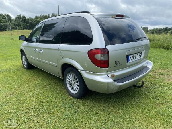 Chrysler Voyager 2008 in Vilnius, with an engine capacity of 2.80 L and mileage of 262 thousand km for 1750 €, photo 4 on AUTOMOTO.COM.LV