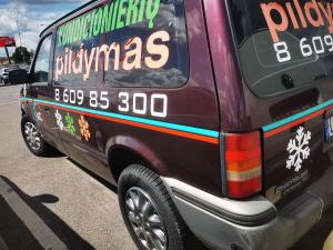 Red Chrysler Voyager 1994 in Vilnius, with an engine capacity of 2.50 L and mileage of 104 thousand km for 950 €, photo 3 on AUTOMOTO.COM.LV