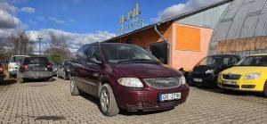 Red Chrysler Voyager 2001 in Valmiera, with an engine capacity of 2.40 L and mileage of 327 thousand km for 900 €, photo  on AUTOMOTO.COM.LV