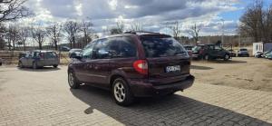 Red Chrysler Voyager 2001 in Valmiera, with an engine capacity of 2.40 L and mileage of 327 thousand km for 900 €, photo 5 on AUTOMOTO.COM.LV