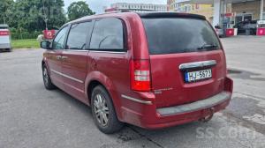 Красный Крайслер Вояджер 2009 в Рига, объемом двигателя 2.80 л и пробегом 190 тыс. км за 2000 €, фото 5 на AUTOMOTO.COM.LV