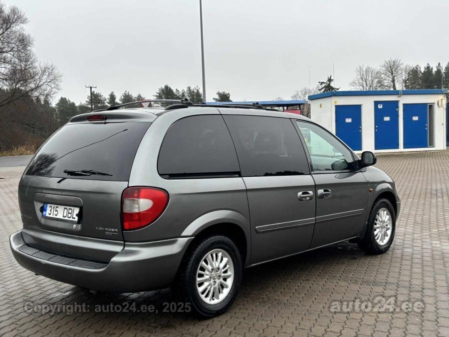 Chrysler Voyager 2007 in Narva, with an engine capacity of 2.80 L and mileage of 165 thousand km for 1699 €, photo 6 on AUTOMOTO.COM.LV