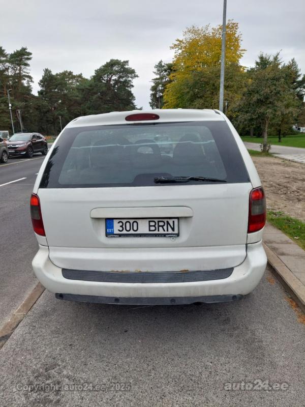 White Chrysler Voyager 2008 in Tallinn, with an engine capacity of 2.80 L and mileage of 470 thousand km for 690 €, photo 11 on AUTOMOTO.COM.LV