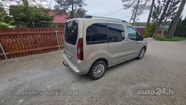 Smilšu krāsa Citroen Berlingo 2008 Tallina, ar dzinēja tilpumu 1.60 L un nobraukumu 0 tūkst. km par 2200 €, foto 2 vietnē AUTOMOTO.COM.LV