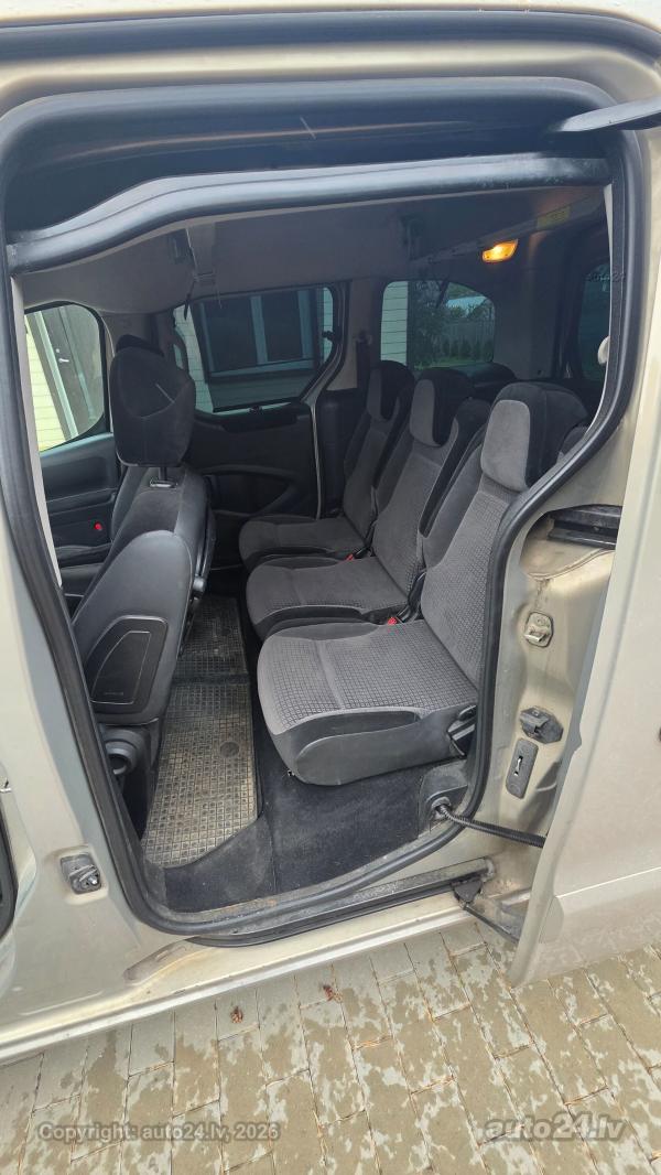 Smilšu krāsa Citroen Berlingo 2008 Tallina, ar dzinēja tilpumu 1.60 L un nobraukumu 0 tūkst. km par 2200 €, foto 7 vietnē AUTOMOTO.COM.LV