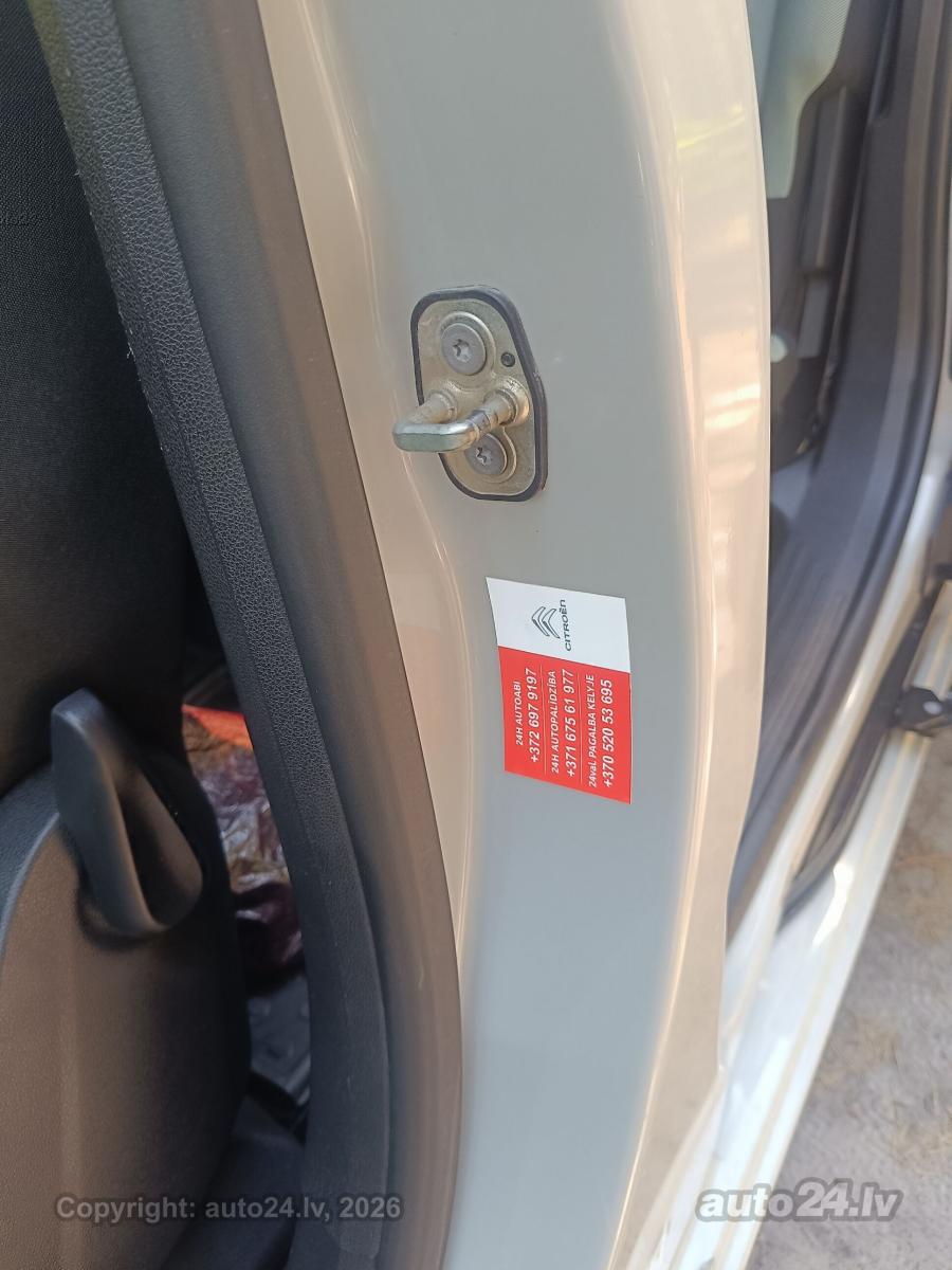 Smilšu krāsa Citroen Berlingo 2019 Pērnava, ar dzinēja tilpumu 1.20 L un nobraukumu 210 tūkst. km par 8300 €, foto 14 vietnē AUTOMOTO.COM.LV