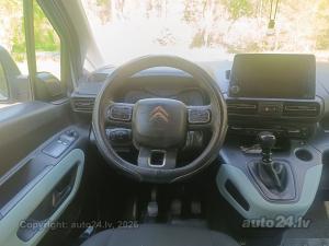 Smilšu krāsa Citroen Berlingo 2019 Pērnava, ar dzinēja tilpumu 1.20 L un nobraukumu 210 tūkst. km par 8300 €, foto 19 vietnē AUTOMOTO.COM.LV