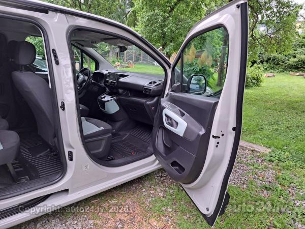 Smilšu krāsa Citroen Berlingo 2020 Tallina, ar dzinēja tilpumu 1.50 L un nobraukumu 150 tūkst. km par 12500 €, foto 6 vietnē AUTOMOTO.COM.LV