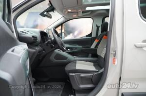 Smilšu krāsa Citroen Berlingo 2021 Tallina, ar dzinēja tilpumu 1.20 L un nobraukumu 49 tūkst. km par 16900 €, foto 9 vietnē AUTOMOTO.COM.LV