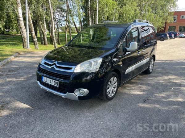 Melns Citroen Berlingo 2011 Rīga, ar dzinēja tilpumu 1.60 L un nobraukumu 298 tūkst. km par 2390 €, foto 1 vietnē AUTOMOTO.COM.LV