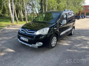 Black Citroen Berlingo 2011 in Riga, with an engine capacity of 1.60 L and mileage of 298 thousand km for 2390 €, photo  on AUTOMOTO.COM.LV