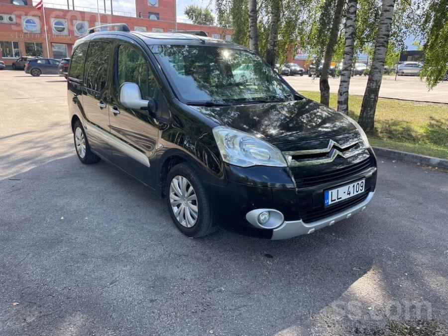 Black Citroen Berlingo 2011 in Riga, with an engine capacity of 1.60 L and mileage of 298 thousand km for 2390 €, photo 3 on AUTOMOTO.COM.LV