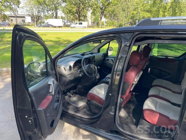 Melns Citroen Berlingo 2011 Rīga, ar dzinēja tilpumu 1.60 L un nobraukumu 298 tūkst. km par 2390 €, foto 5 vietnē AUTOMOTO.COM.LV